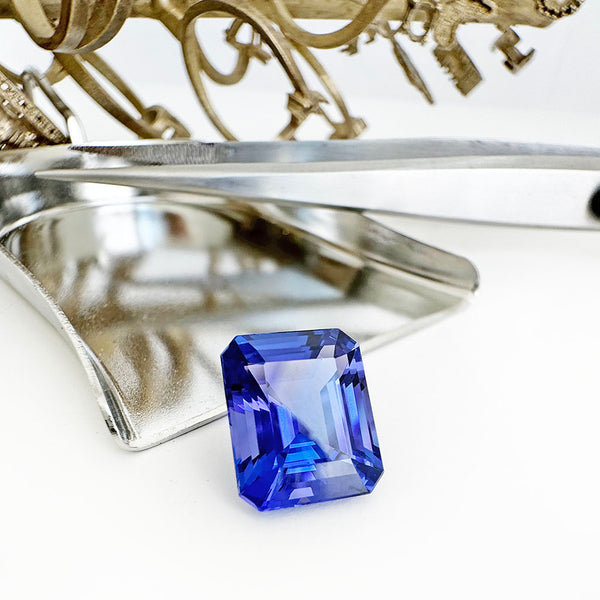 Tanzanite - blue/VIOLET Emerald Cut - 4.43ct - Afrogem Jewellers